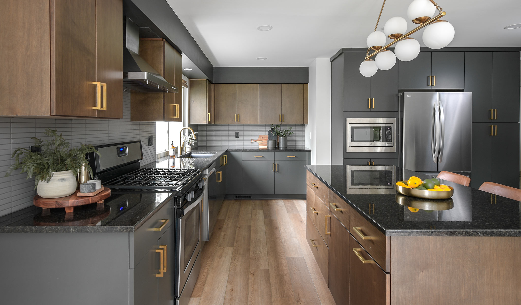 Stylish Lacquer Kitchen Cabinets – Custom Options Available